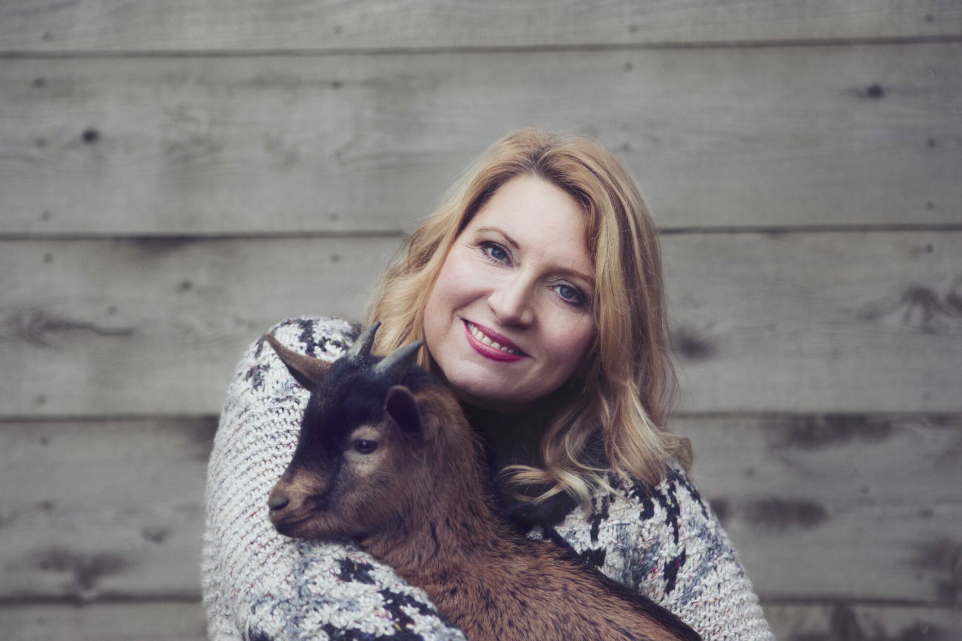 Get to Know Delilah, the Woman Behind the Popular Radio Show - American ...