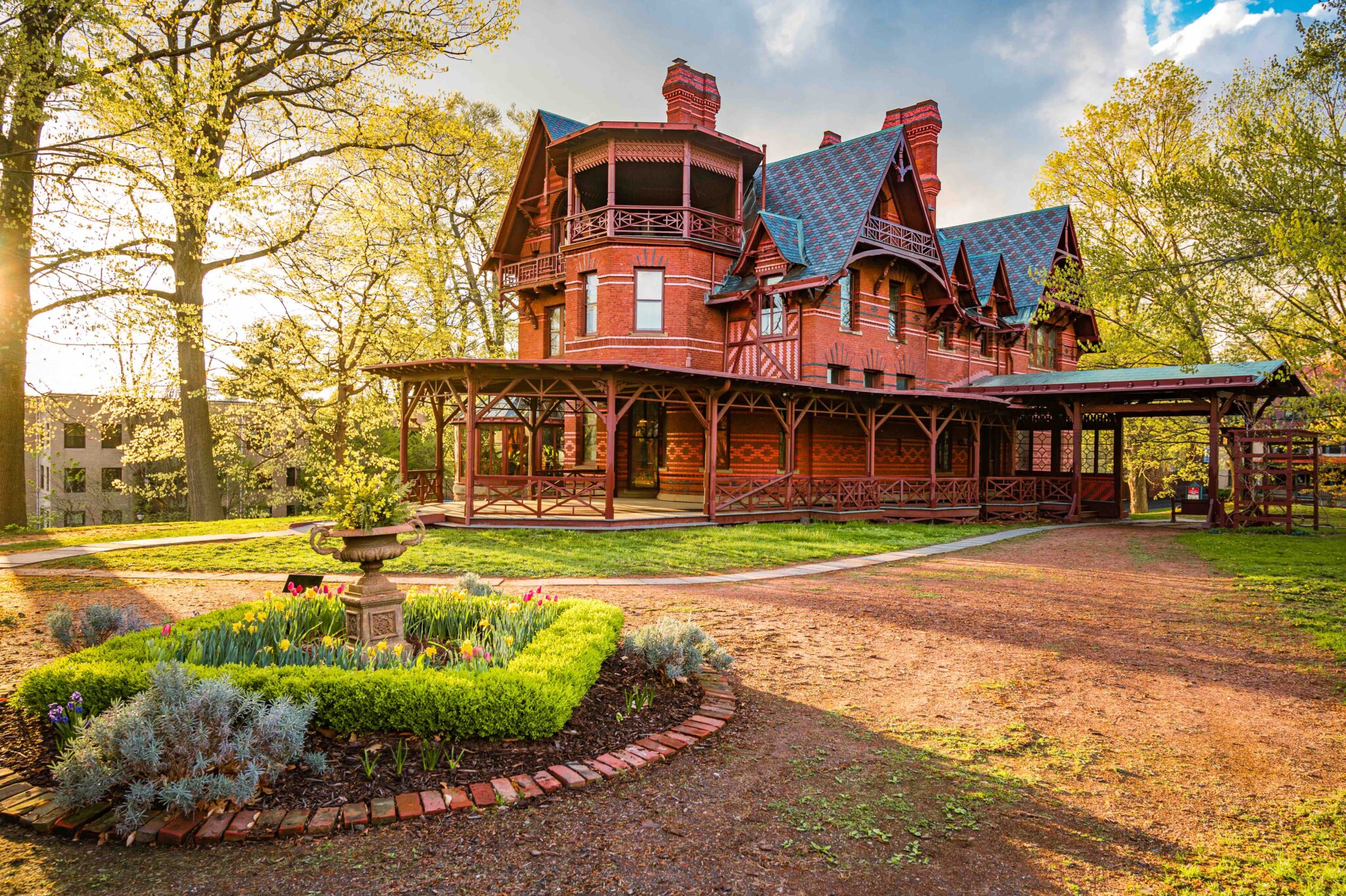 Mark Twain’s Dream Abode - American Essence